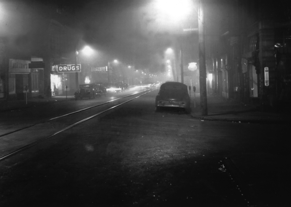 Two Historic Smogs – The View from a Drawbridge